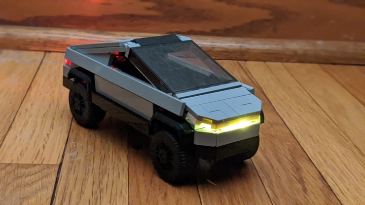 Tesla Cybertruck with Steps from BrickLink Studio [BrickLink]
