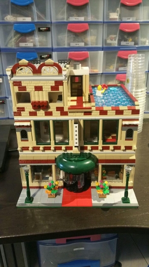 Hotel from BrickLink Studio [BrickLink]