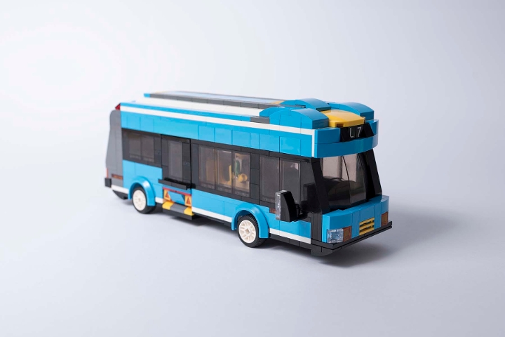 City liner bus compact from BrickLink Studio [BrickLink]
