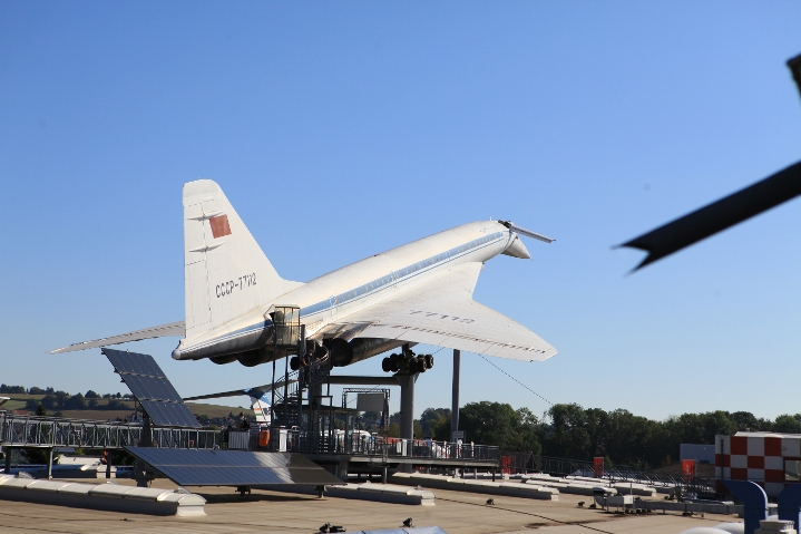 LEGO MOC Tupolev Tu-144 Charger by ungern666 | Rebrickable - Build with ...