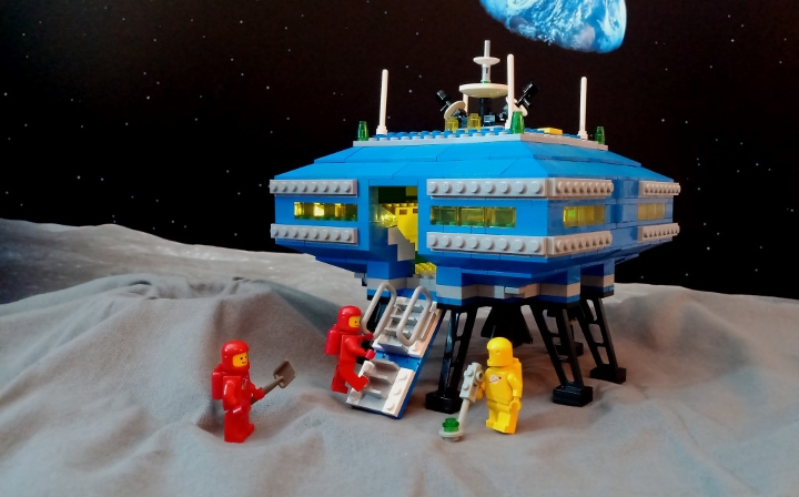 Astro Lander from BrickLink Studio [BrickLink]