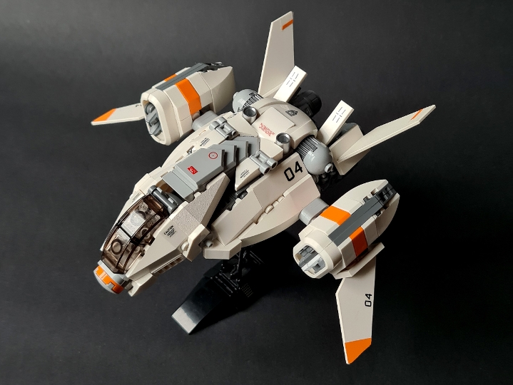 Bulky spaceship from BrickLink Studio [BrickLink]