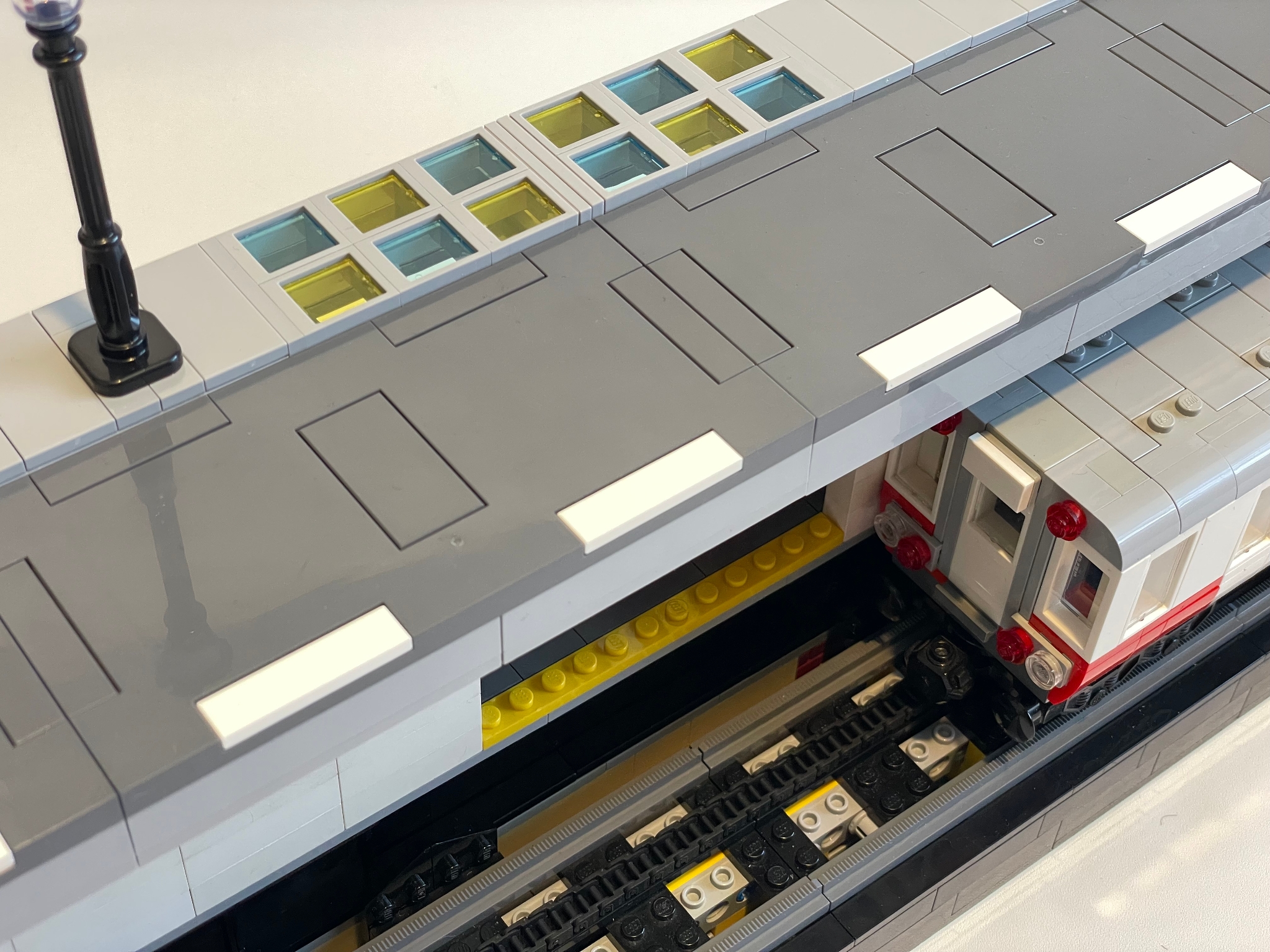 [Shifting Subway] [BrickLink]