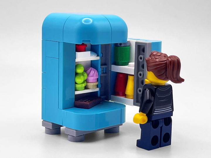 Mid-Century Refrigerator from BrickLink Studio [BrickLink]