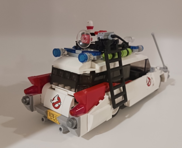 Lego Ghostbusters Ecto 1 from BrickLink Studio [BrickLink]