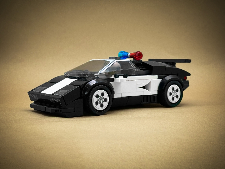 Lamborghini Countach Police from BrickLink Studio [BrickLink]