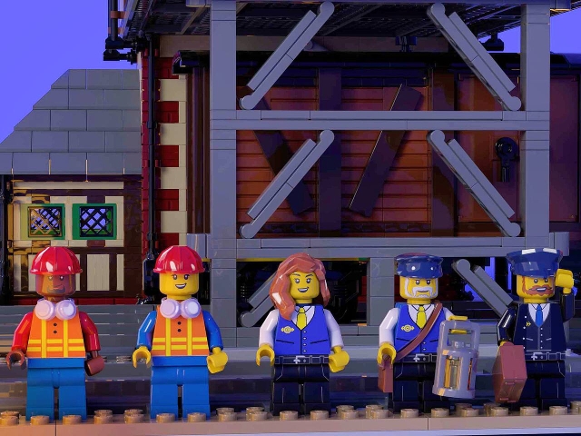 [Overhead Railway Signal Box] [BrickLink]