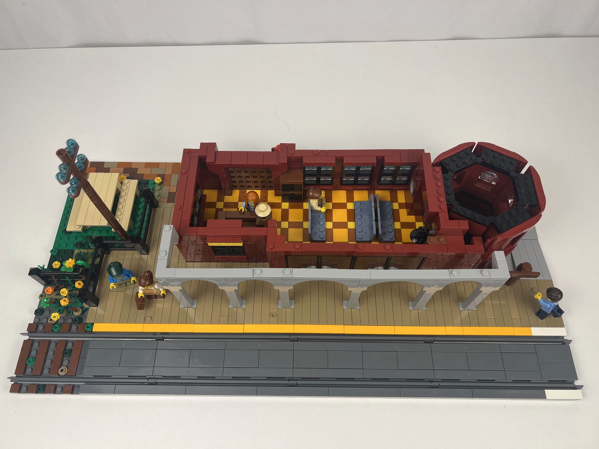 [Brick Town Station] [BrickLink]