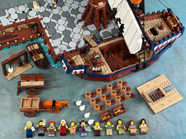 [Medieval Seaport with Cog & Crane] [BrickLink]