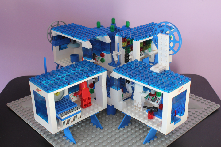 ScienceStation from BrickLink Studio [BrickLink]