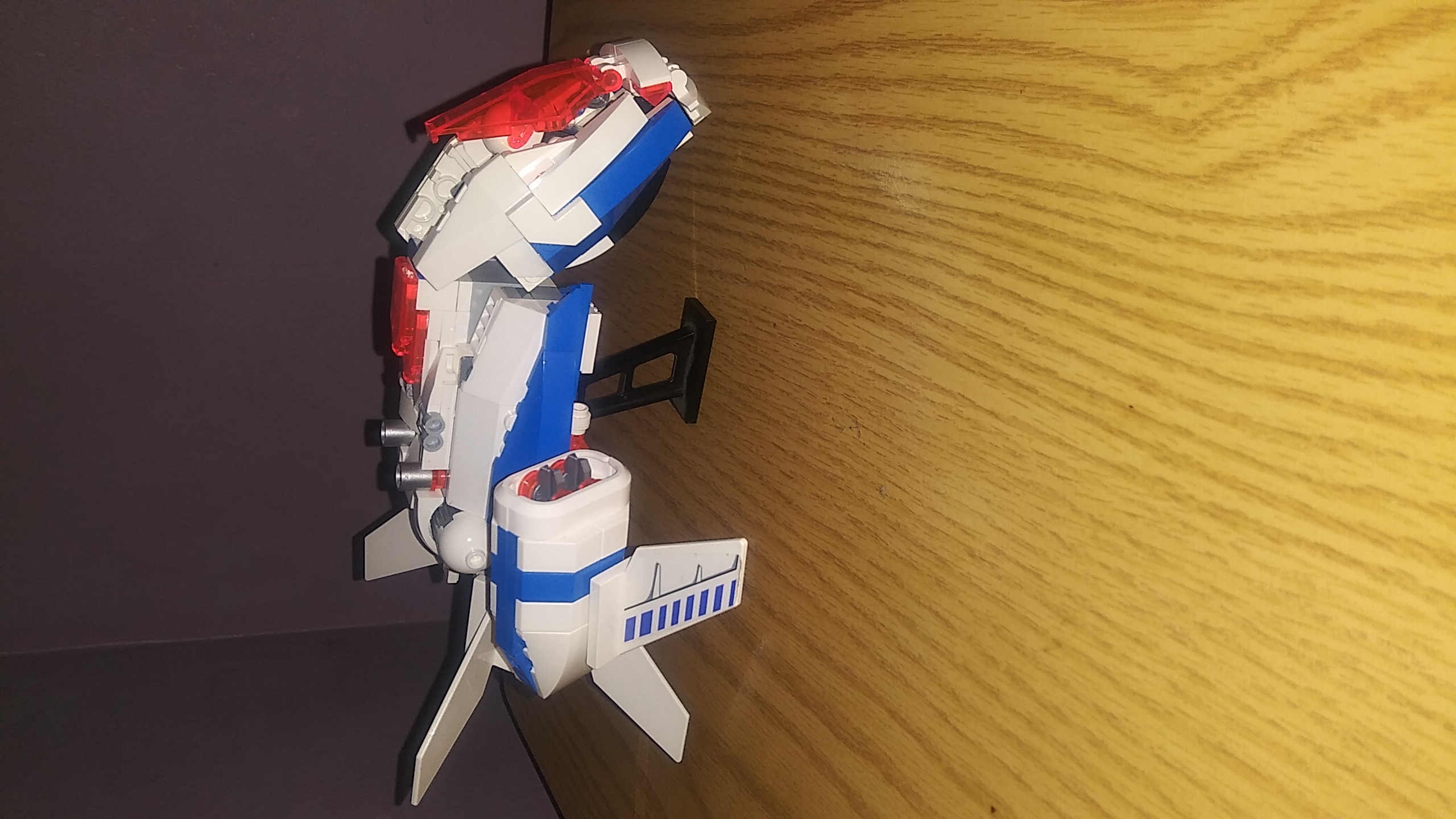 Bulky spaceship from BrickLink Studio [BrickLink]